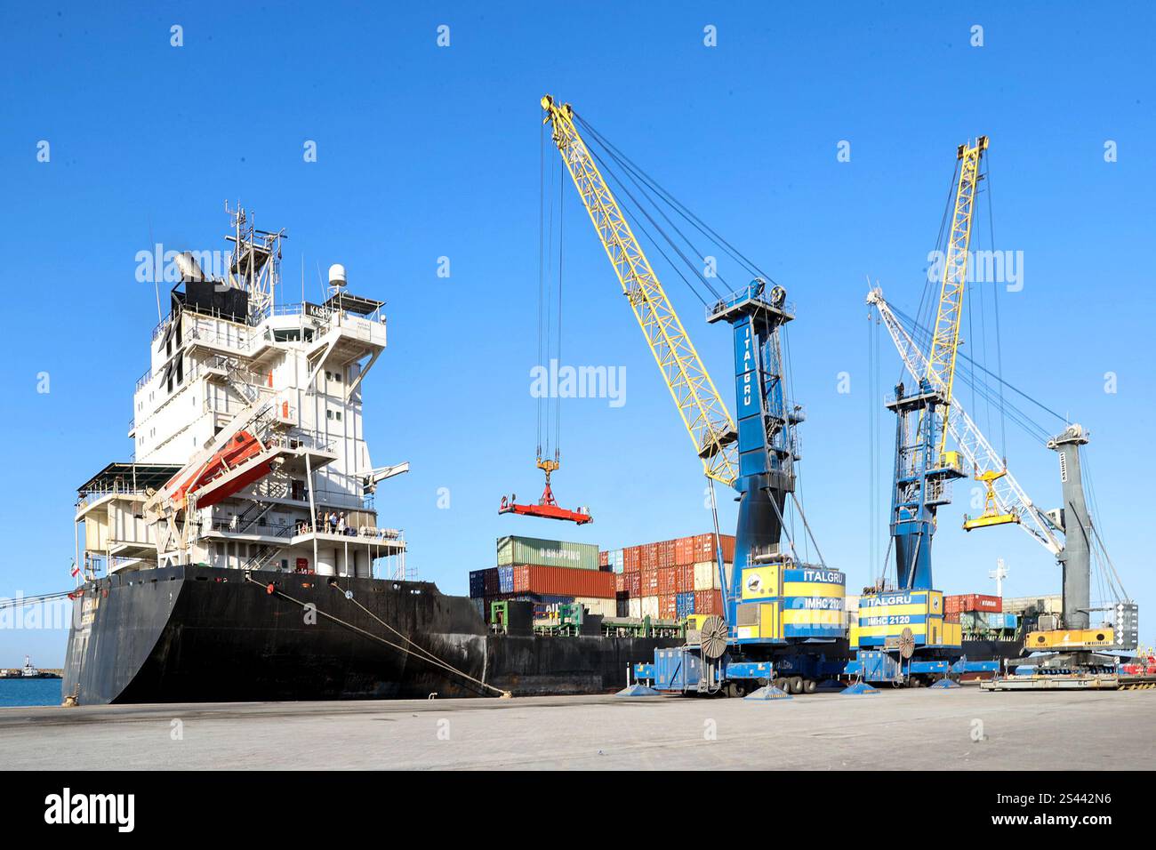 Chabahar port iran hi-res stock photography and images - Alamy