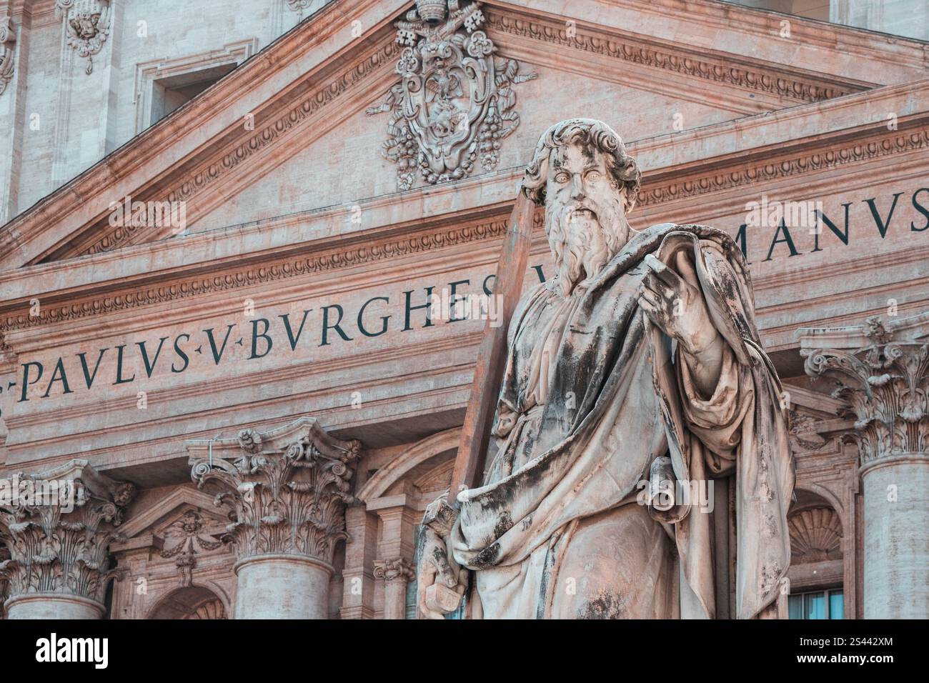 Saint Peter statue at the Vatican Stock Photo - Alamy