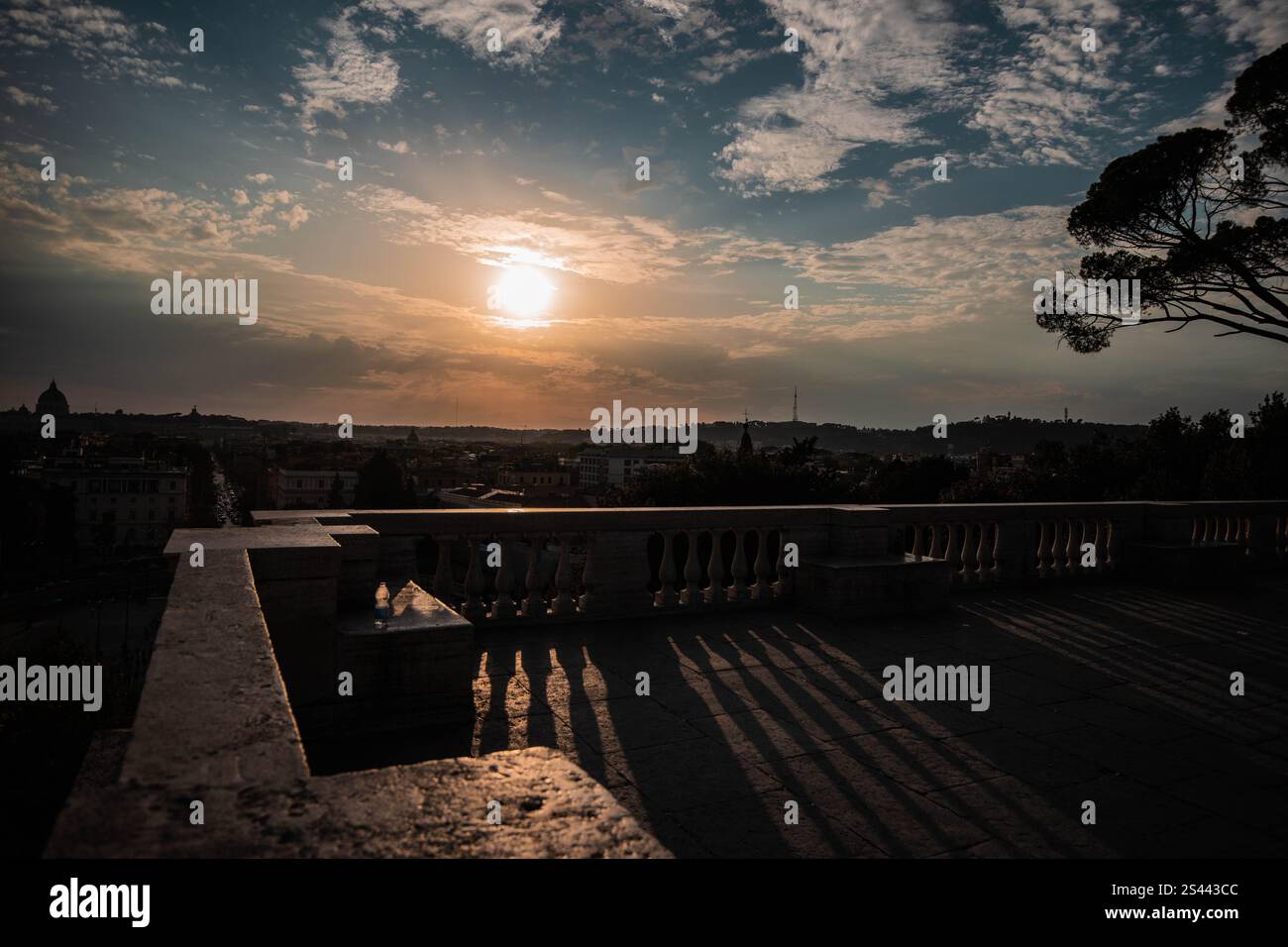 Roma sunset hi-res stock photography and images - Alamy