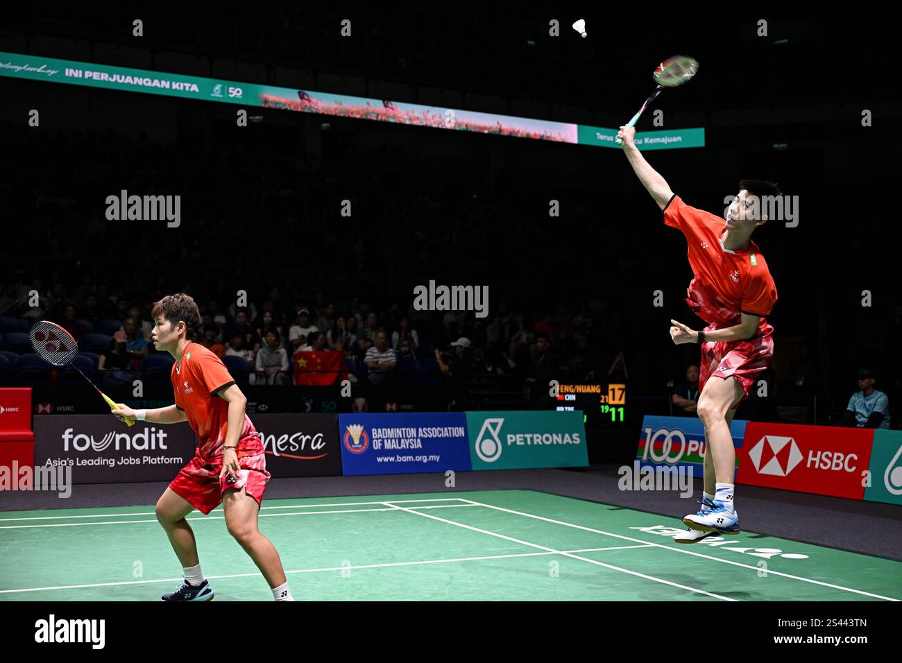 Kuala Lumpur, Malaysia. 10th Jan, 2025. Feng Yanzhe (R)/Huang Dongping ...