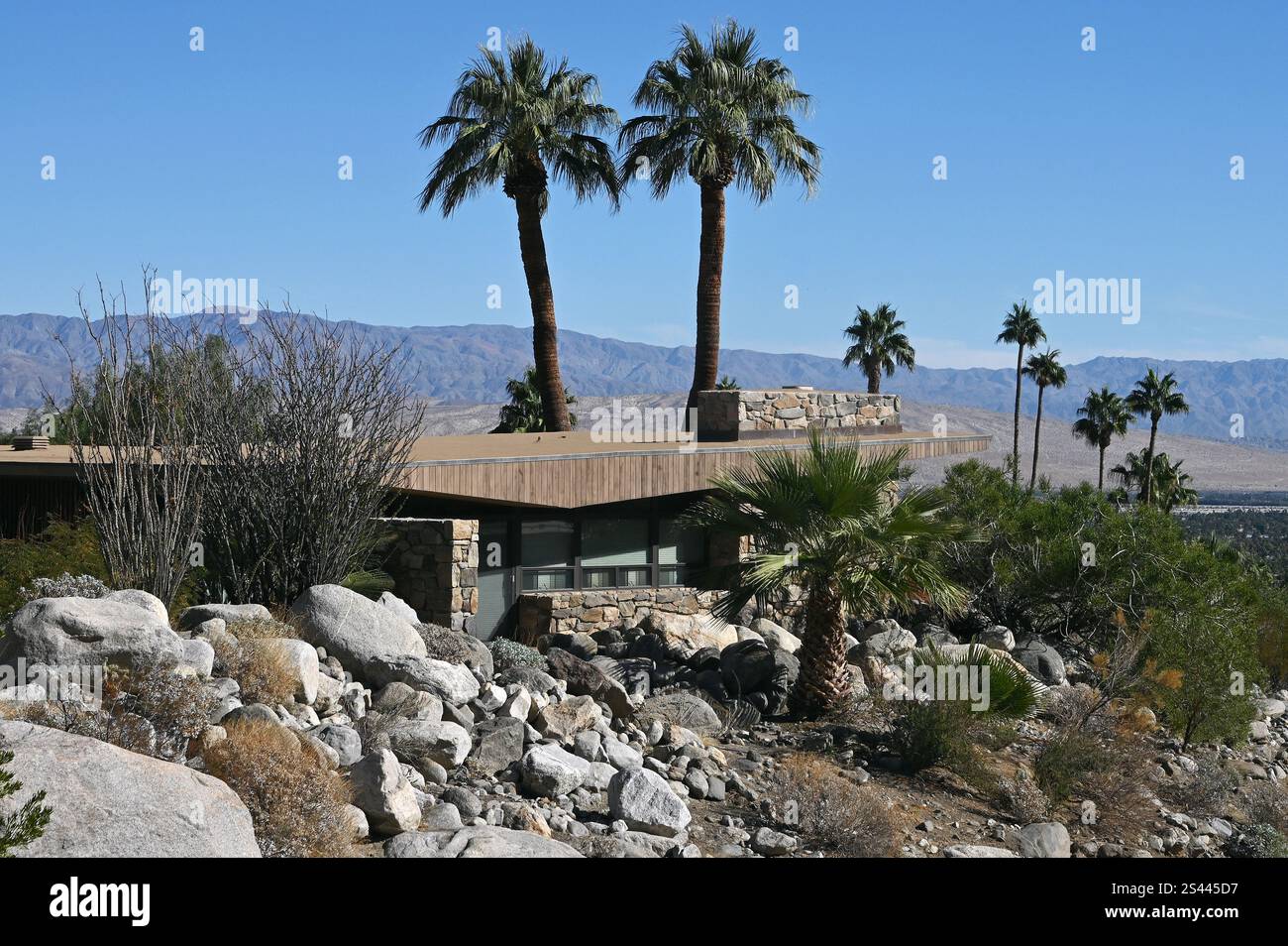 Midcentury modernism architecture in Palm Springs, California, USA ...