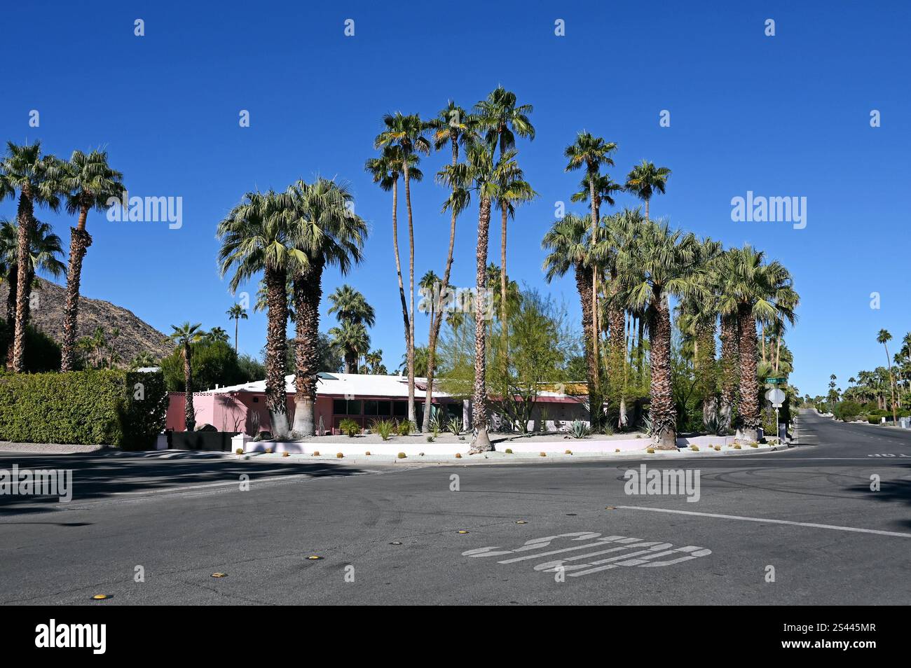 Midcentury modernism architecture in Palm Springs, California, USA ...