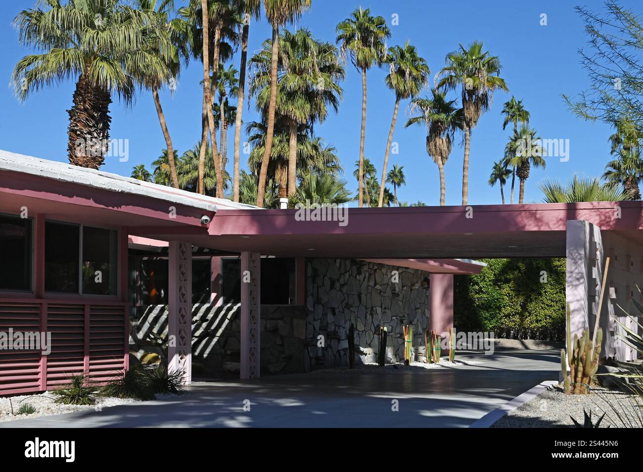 Midcentury modernism architecture in Palm Springs, California, USA ...