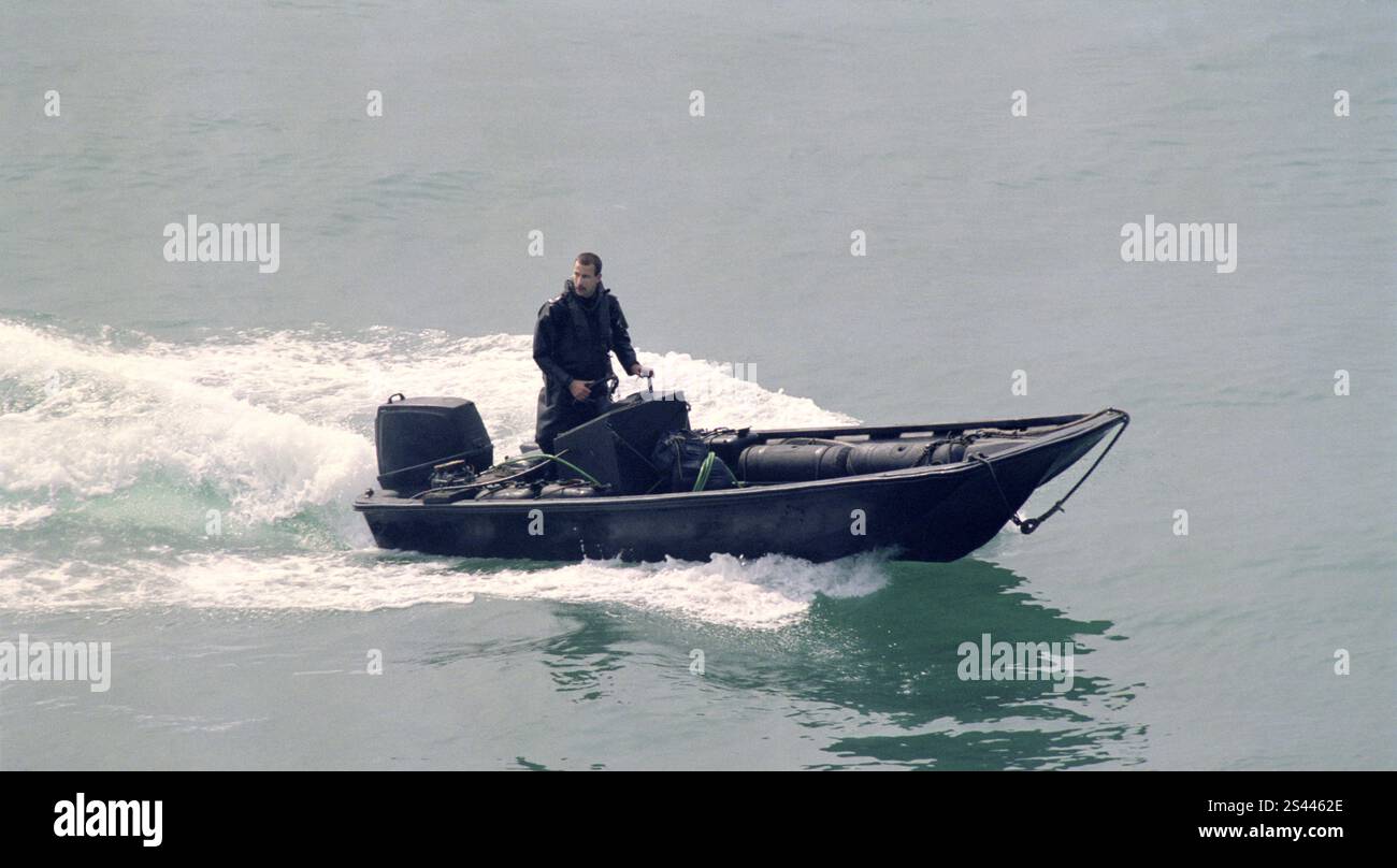 First Gulf War: 20th March 1991 A Royal Navy Rigid Raider (RRC) boat ...