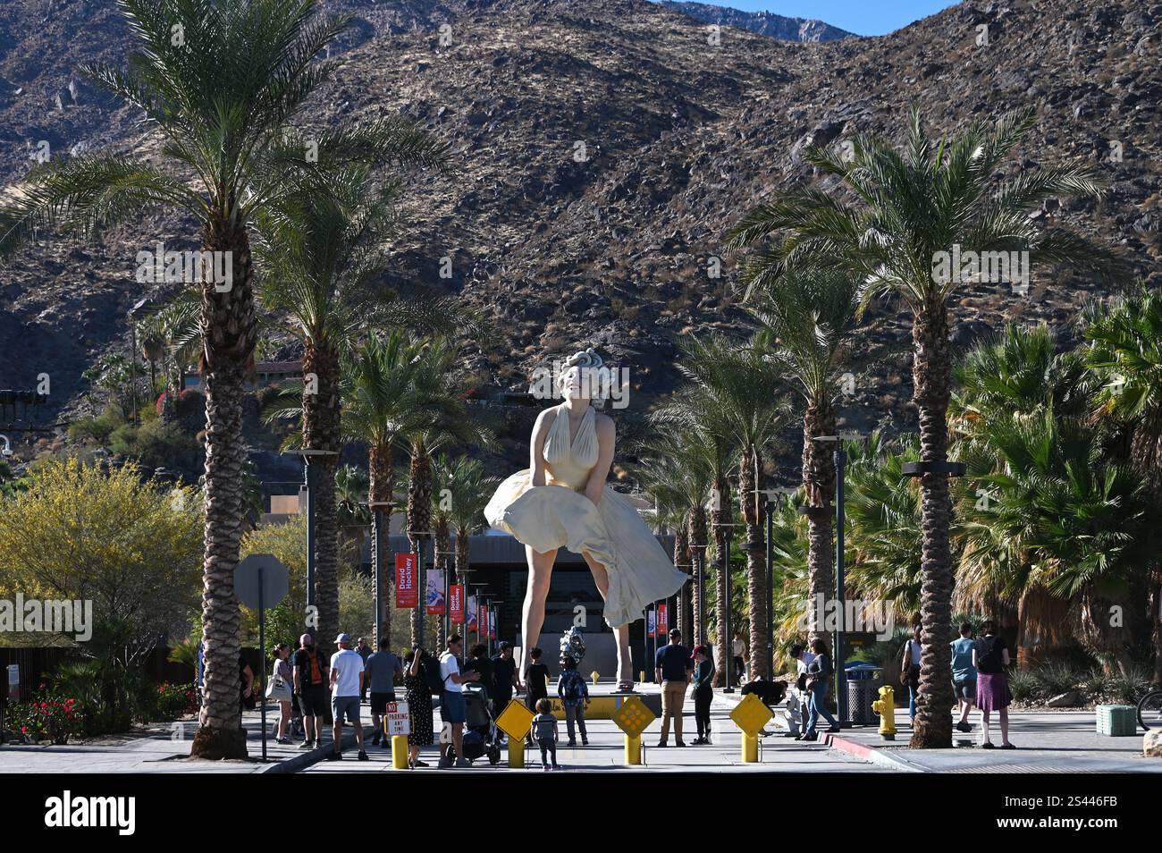 Statue Forever Marilyn in Palm Springs, California, USA Stock Photo - Alamy