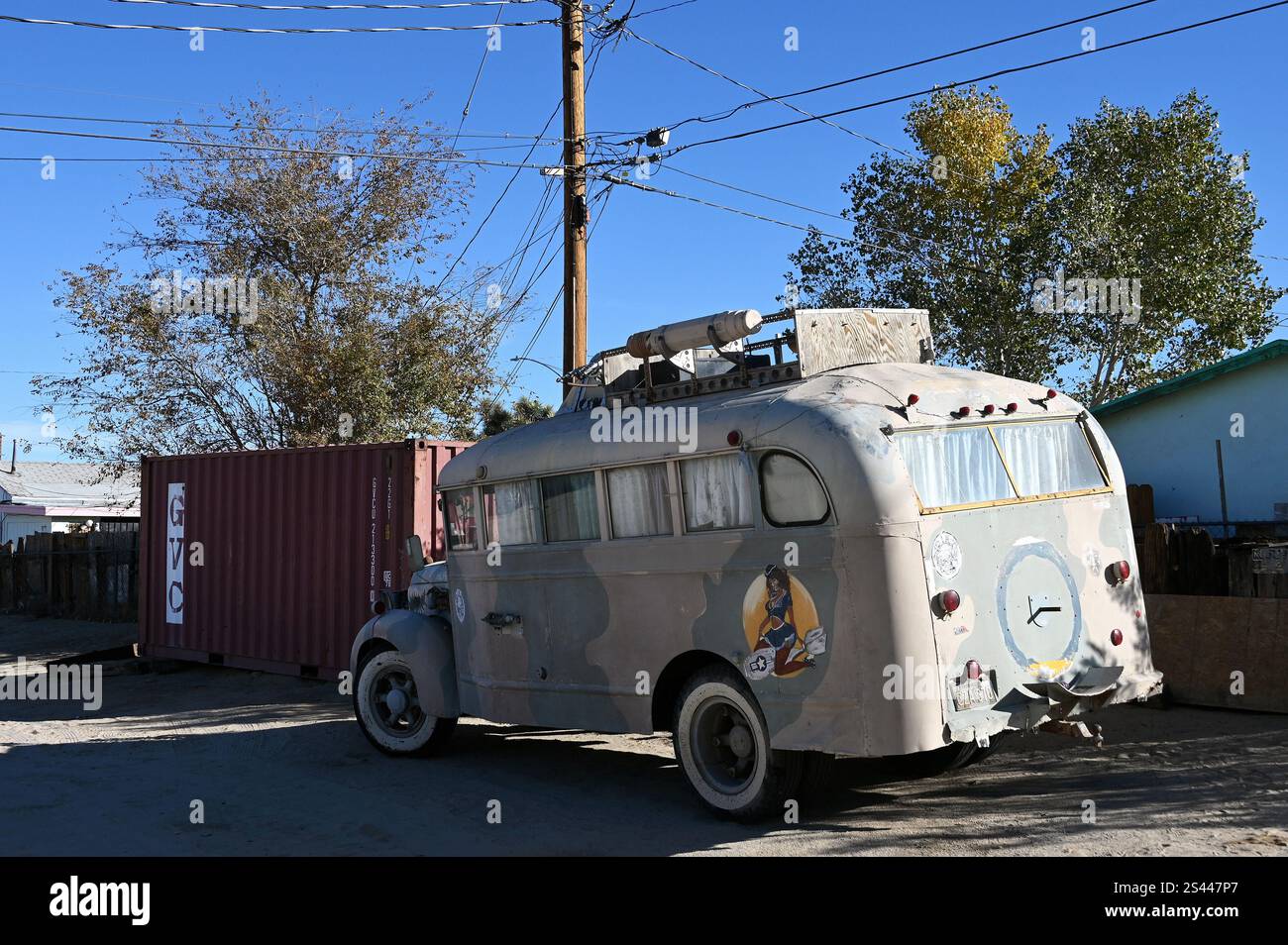 Old Bus in Joshua Tree, California, USA Stock Photo - Alamy