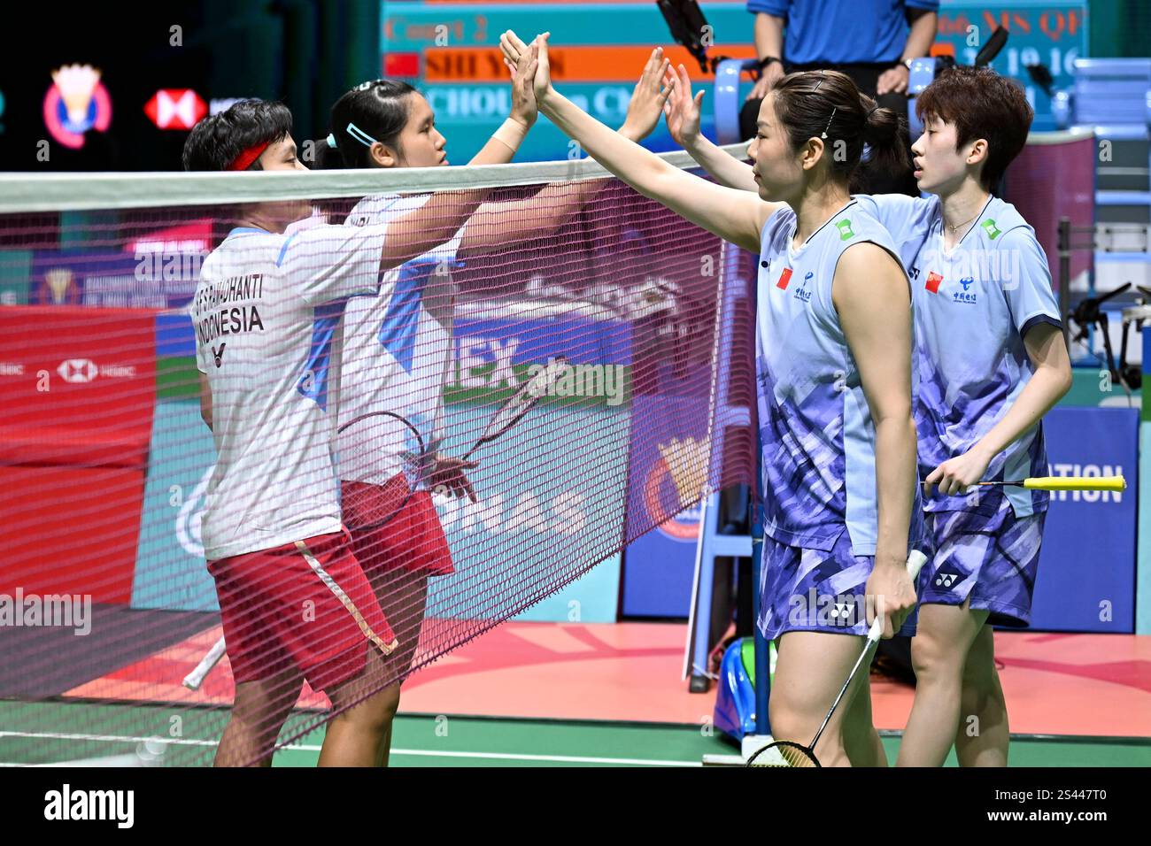 Kuala Lumpur, Malaysia. 10th Jan, 2025. Jia Yifan (2nd R)/Zhang Shuxian (1st R) of China greet ...