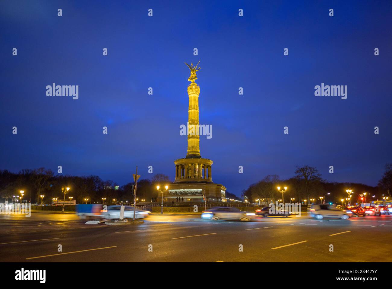 Night view of Victory Column, Siegessaule, commemorating victory in ...