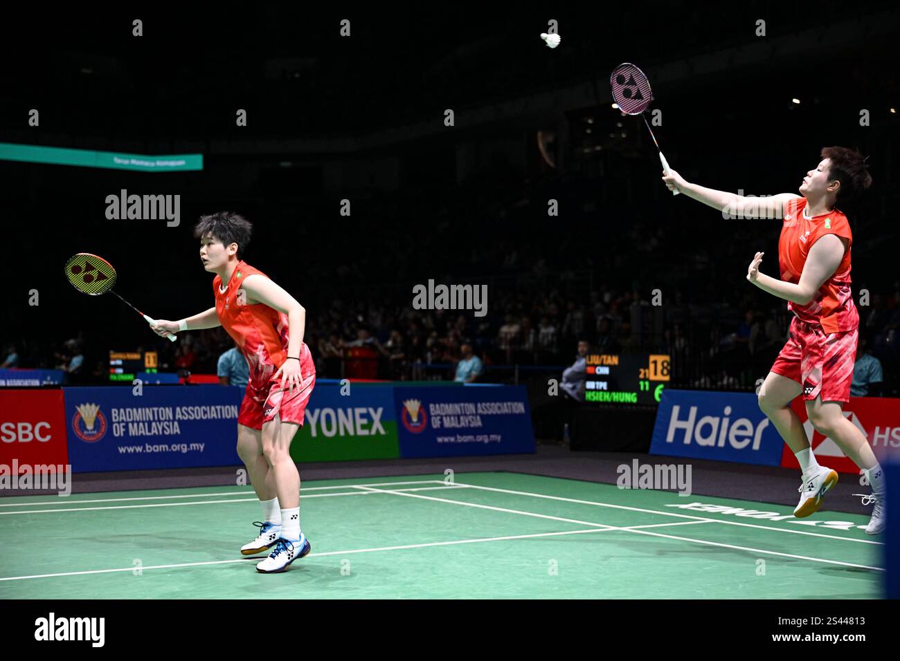 Kuala Lumpur, Malaysia. 10th Jan, 2025. Liu Shengshu (R) /Tan Ning of ...