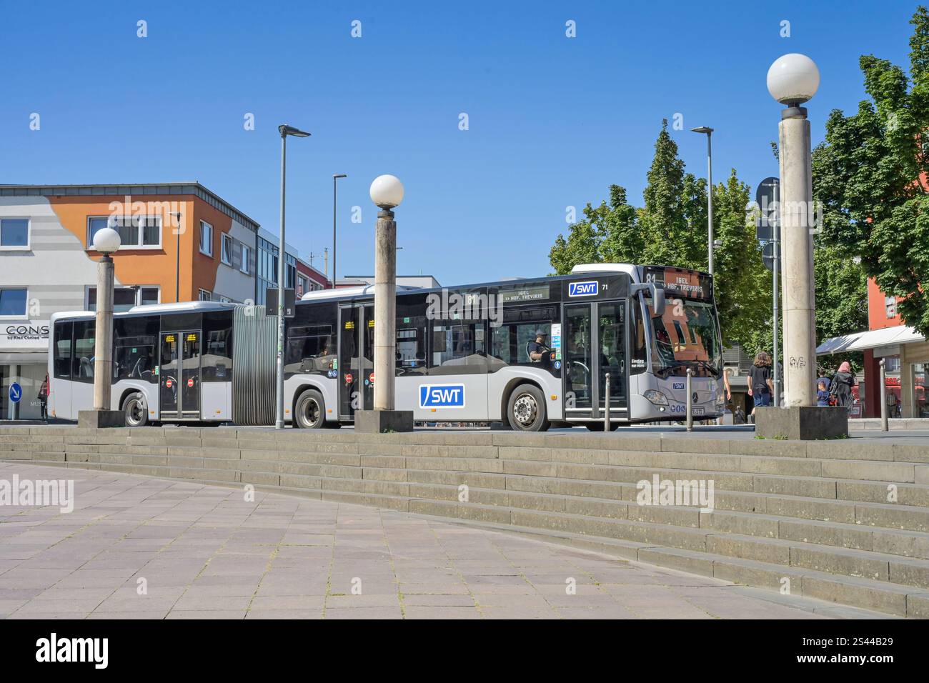 Bus der SWT Stadtwerke Trier, Konstantinplatz, Altstadt, Trier ...