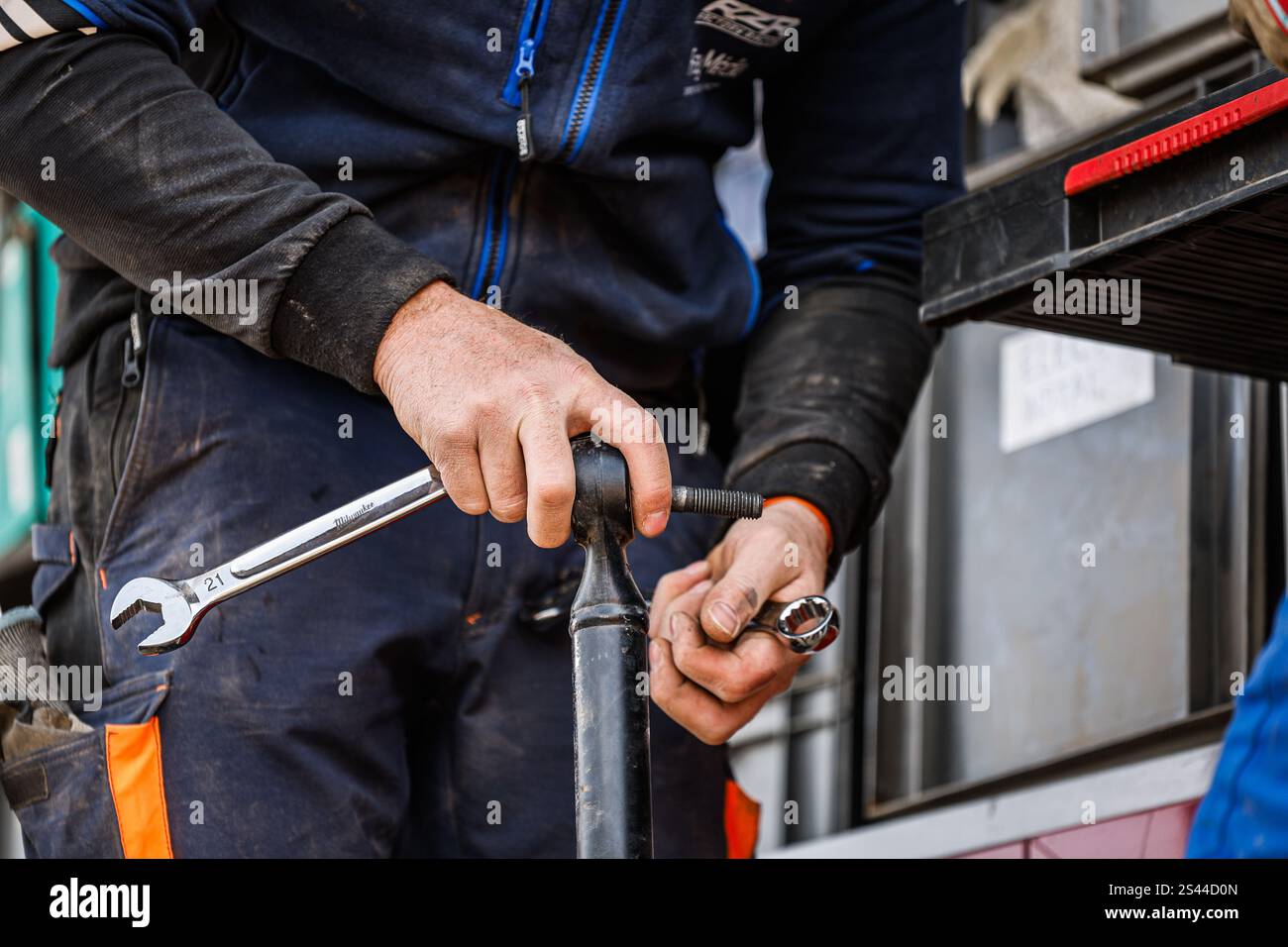 mecaniciens, mechanics Sebastien Loeb Racing - RZR Factory Racing, SSV ...