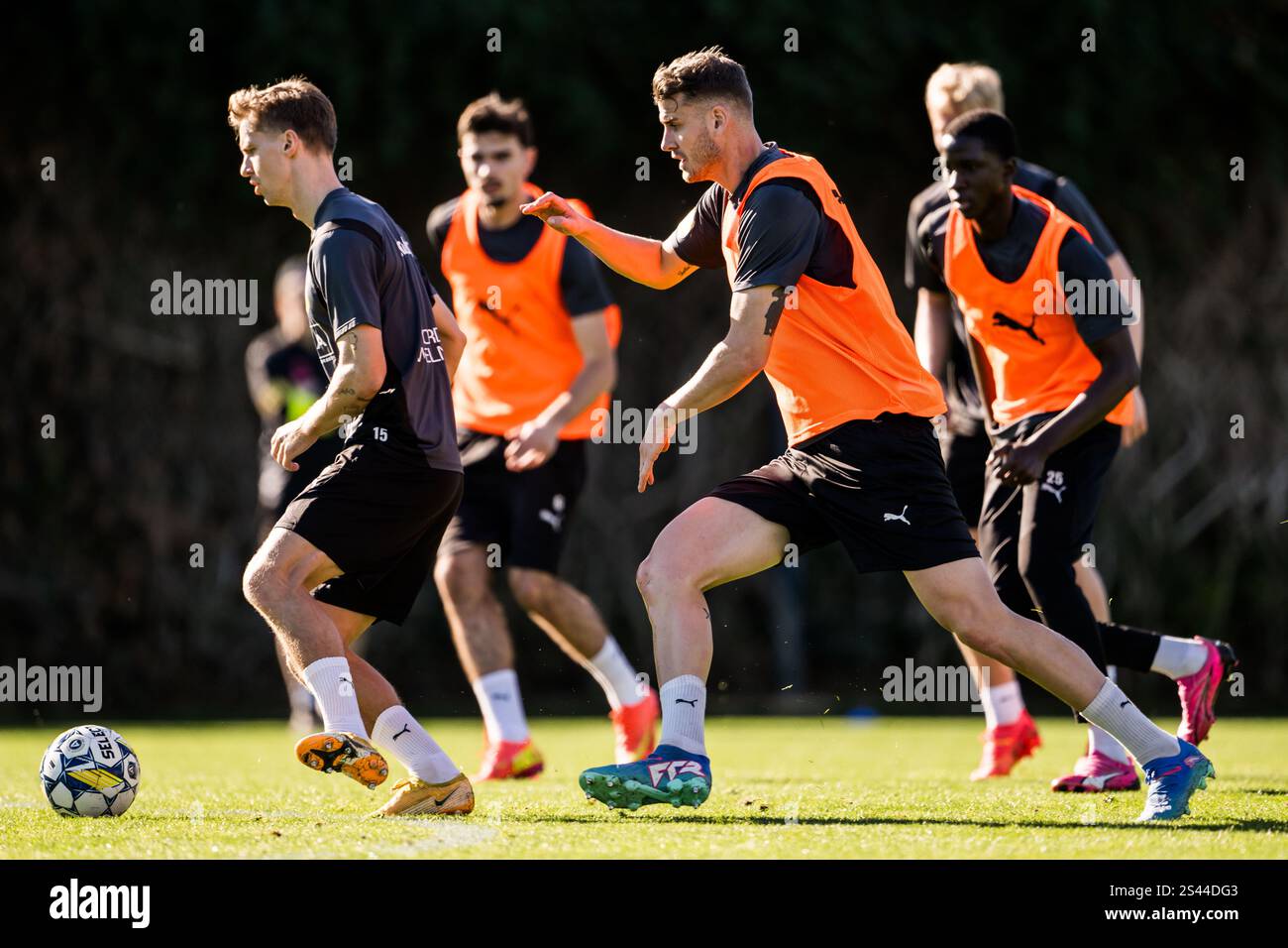 Atalaya, Spanien. 10th Jan, 2025. 250110 Häckens Samuel Leach Holm och ...