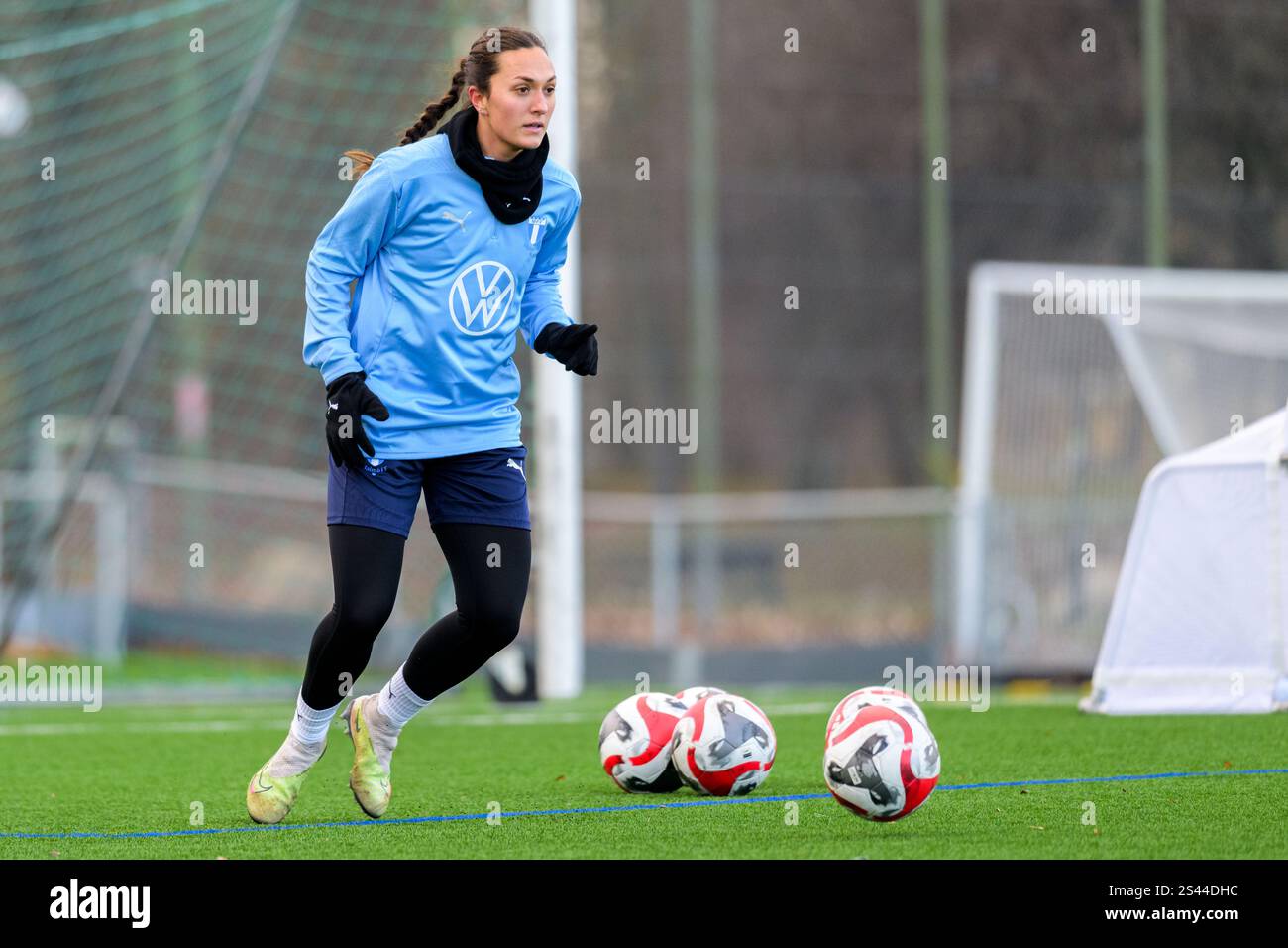 250110 Malmö FFs Izzy D'Aguila under en träning med Malmö FF den 10 januari 2025 i Malmö. Foto ...