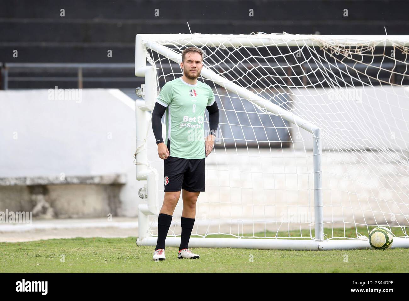 PE - RECIFE - 10/01/2025 - RECIFE, SANTA CRUZ TRAINING - Lucas Bessa, a ...
