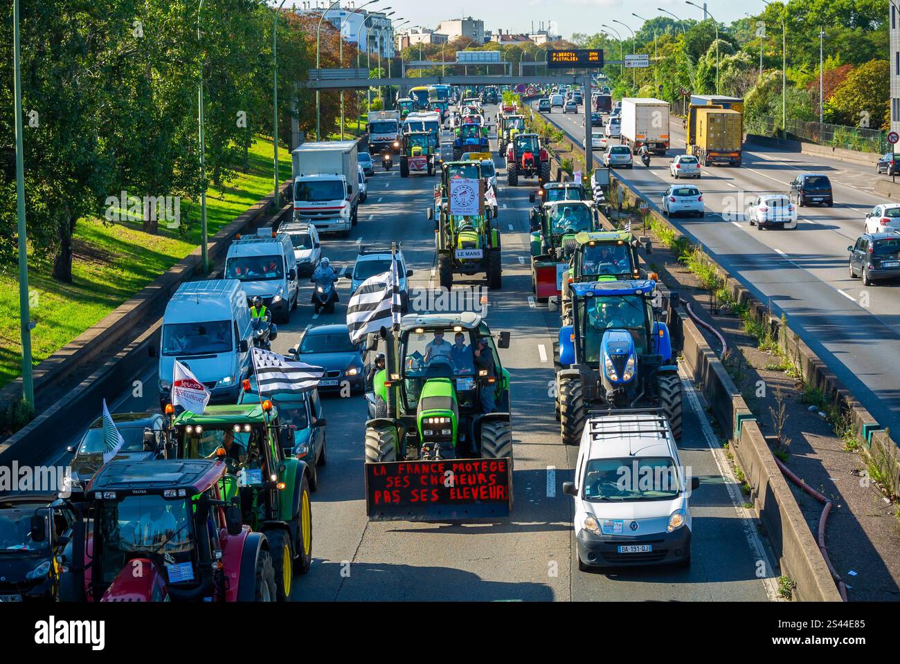 Paris, France. , Protest Sign, French Farmers Demonstration with 1000's ...