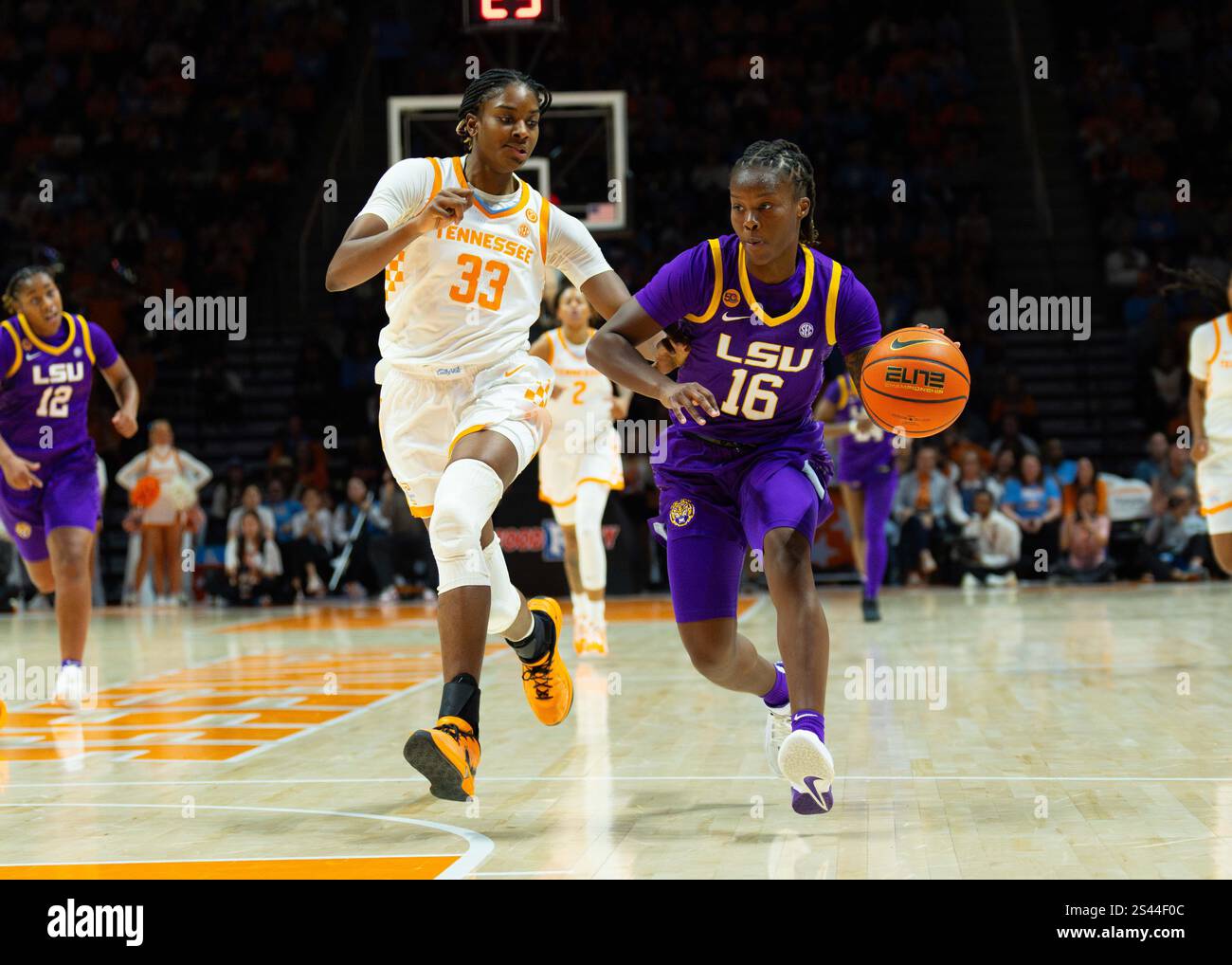 January 9, 2025: Kailyn Gilbert (16) of the LSU Tigers brings the ball ...