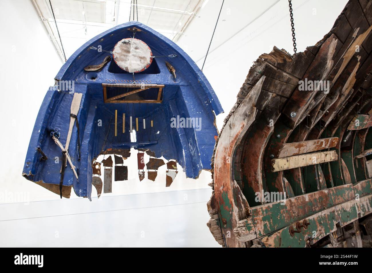 Remains of wooden boats from Lesbos (Greece), sound instruments, the sound installation ...