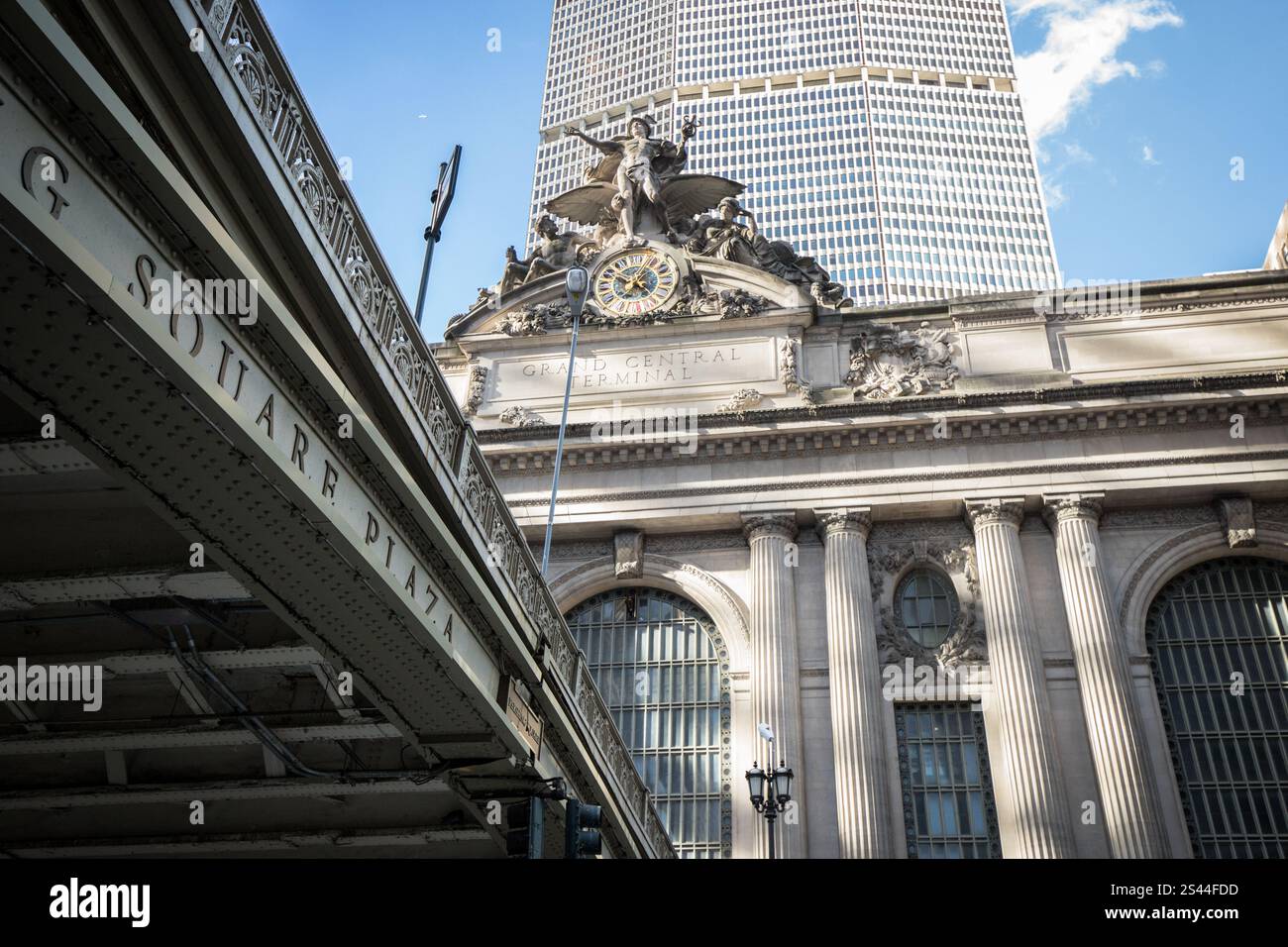 Grand central terminal from outside hi-res stock photography and images ...