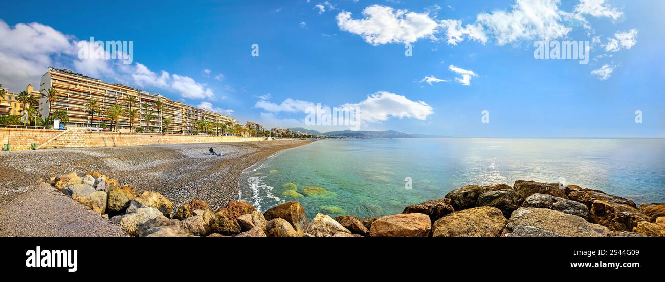 Panoramic view of beach along Promenade des Anglais in Nice. Cote d ...