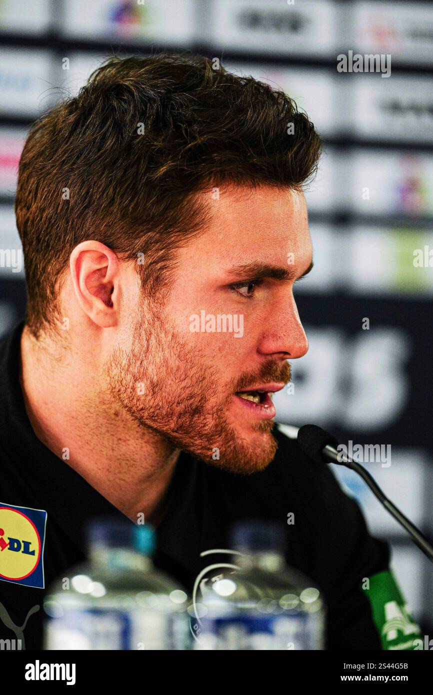 Hamburg, Deutschland. 10th Jan, 2025. Johannes Golla (Deutschland, #04 ...