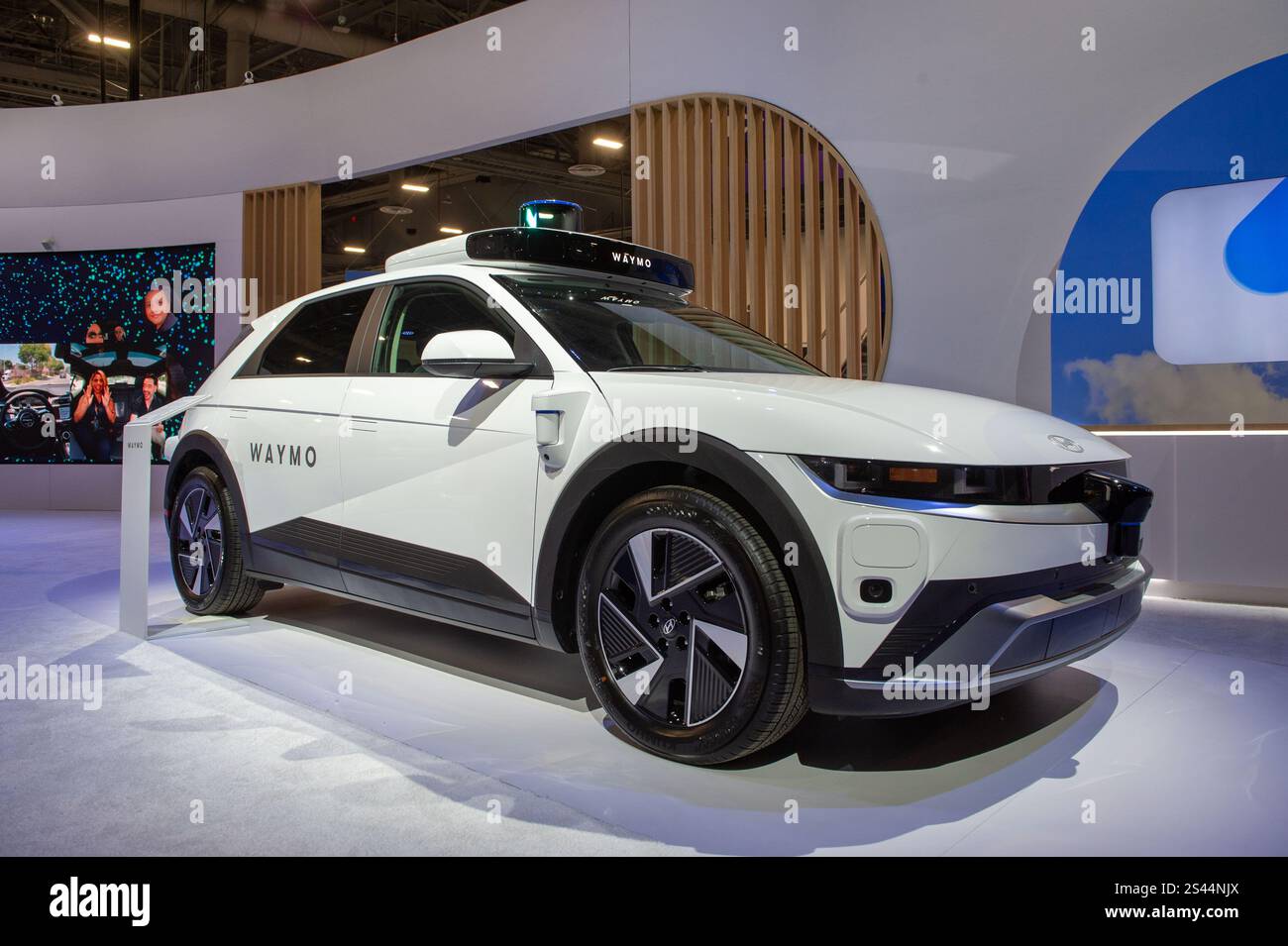 Las Vegas, USA. 07th Jan, 2025. A robot cab from Google's sister ...