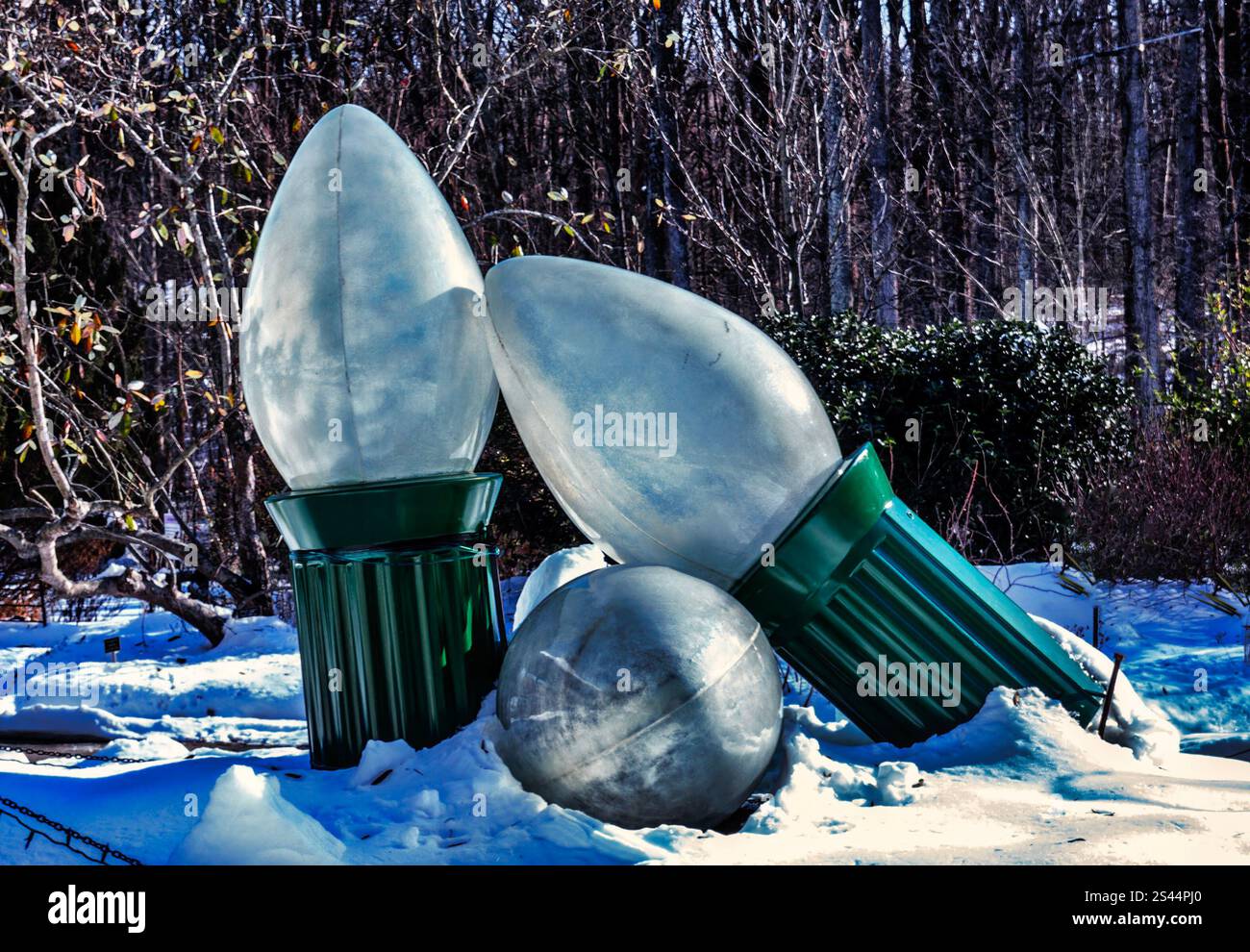 Giant outdoor Christmas lights toppled over Stock Photo - Alamy