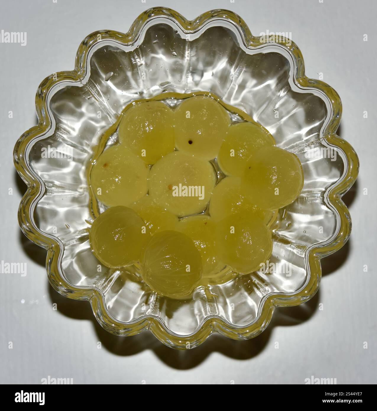 Eating grapes at new year's eve hi-res stock photography and images - Alamy