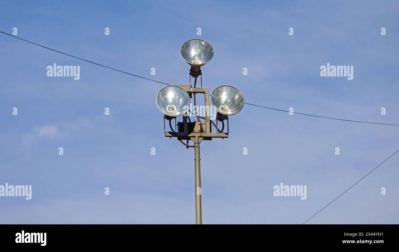 Powerful Light Incandescent Light Bulb Reflectors at Pole for Landmark ...