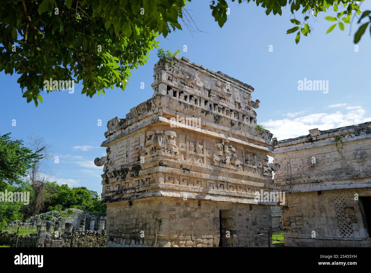 Iconic ancient Mayan religious ruins of Chichén-Itzá in the heart of ...