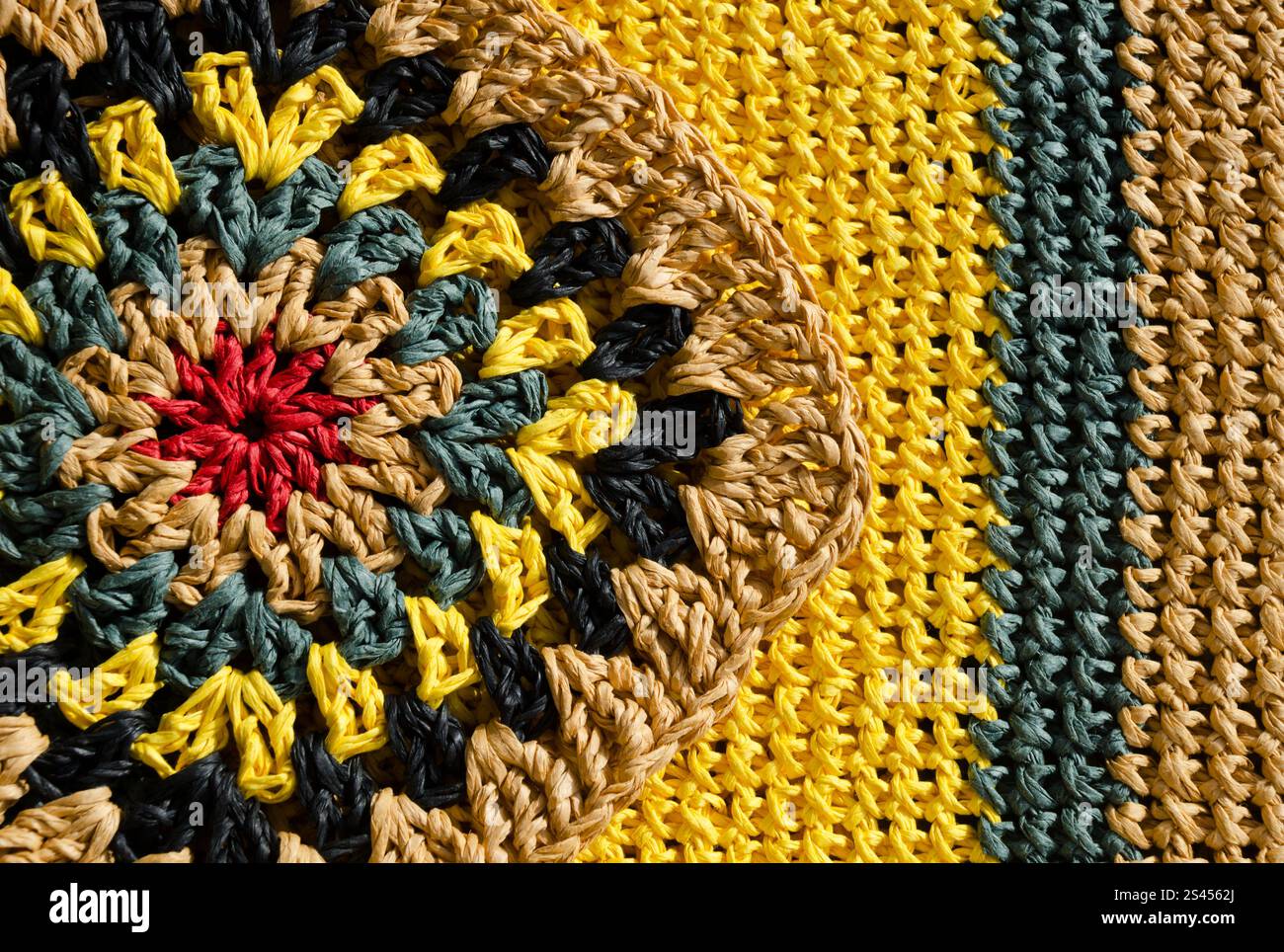 Raffia knitting texture close-up. Knitting from ECO material. Colorful ...