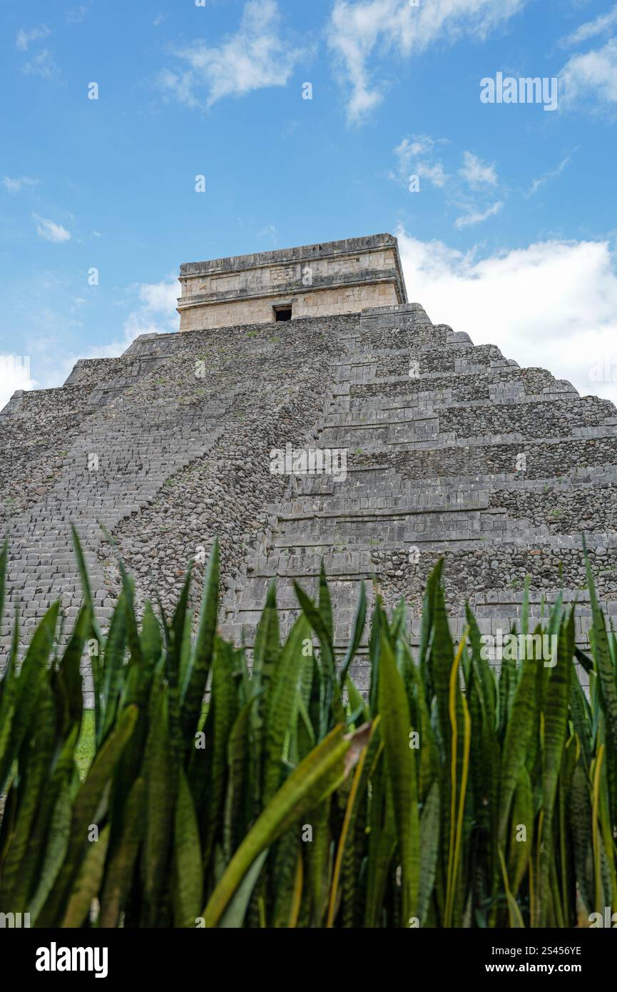 Iconic ancient Mayan religious ruins of Chichén-Itzá in the heart of ...