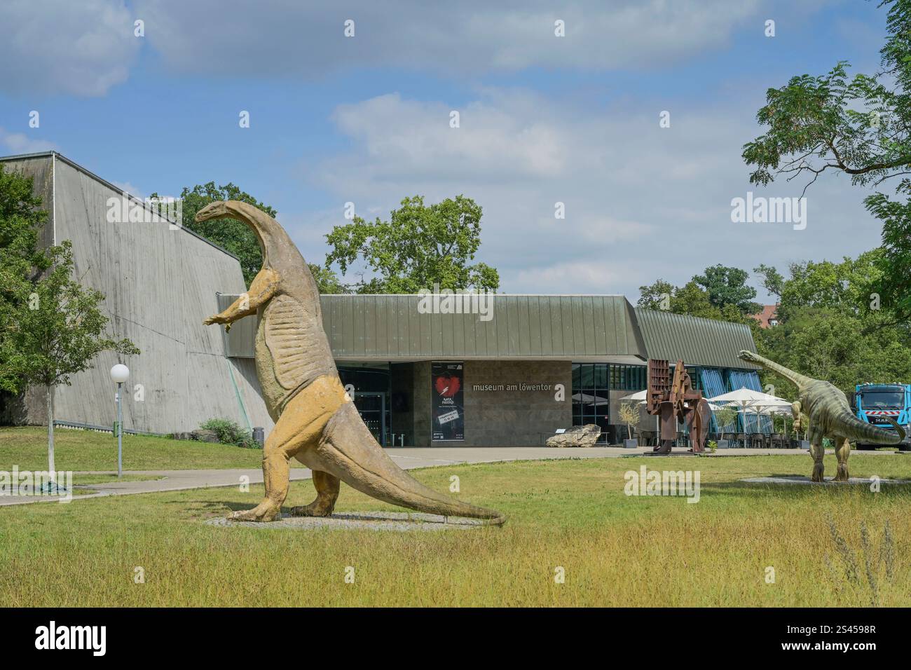Dinosaurier am Naturkundemuseum Stuttgart, Museum am Löwentor ...