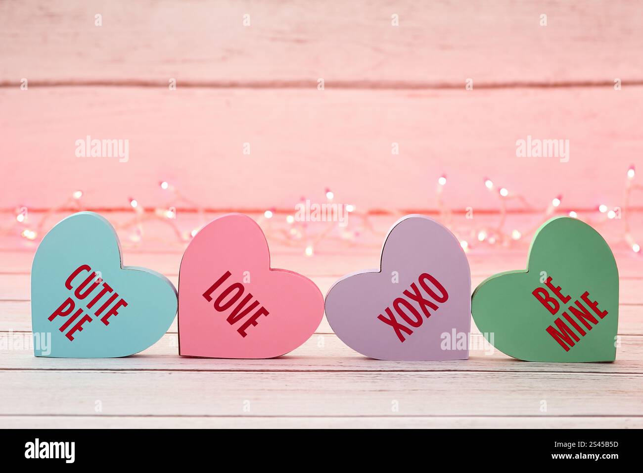 Conversation hearts hi-res stock photography and images - Alamy