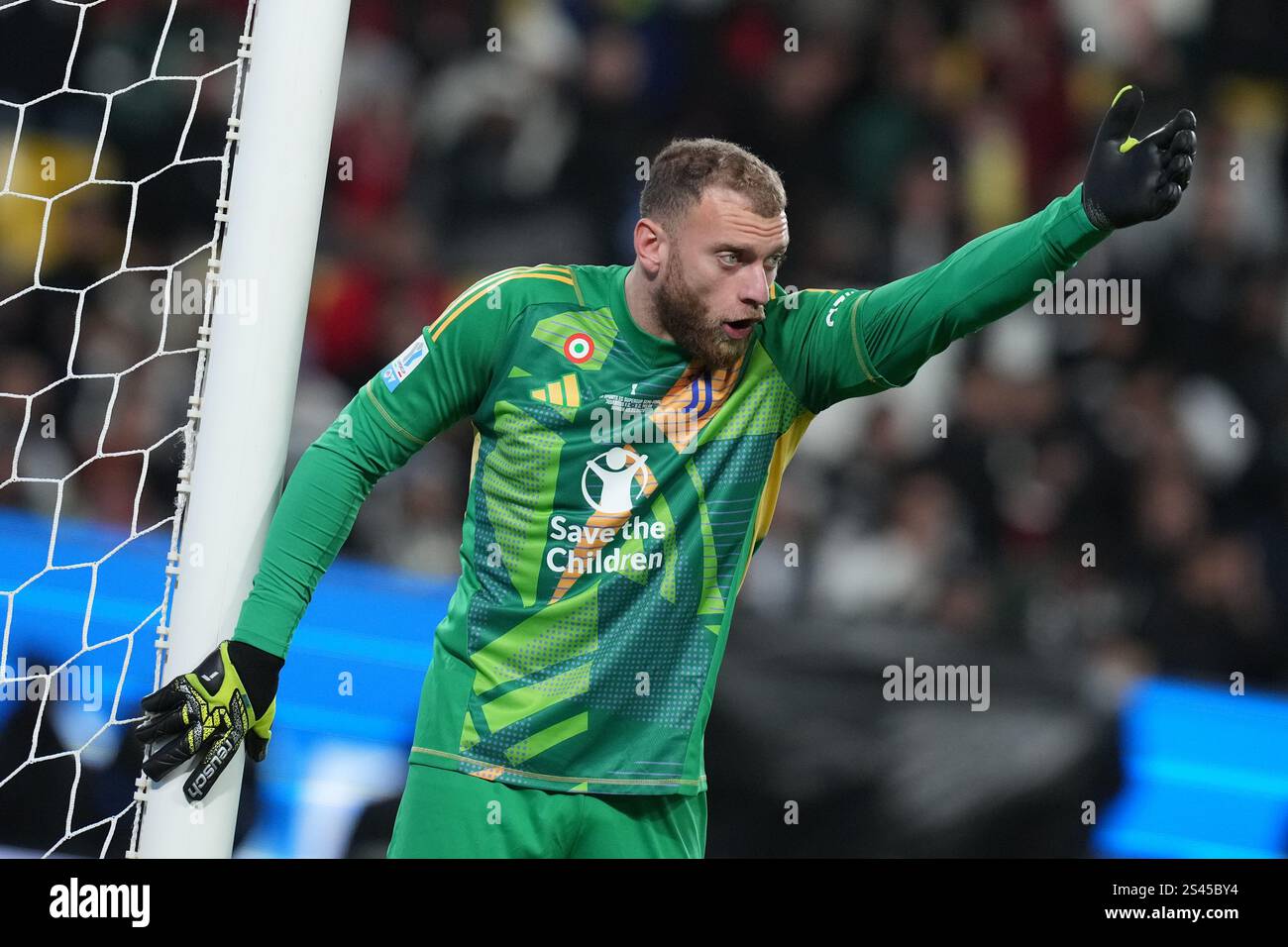 Riyadh, Saudi Arabia. 03rd Jan, 2025. Juventus' goalkeeper Michele Di ...