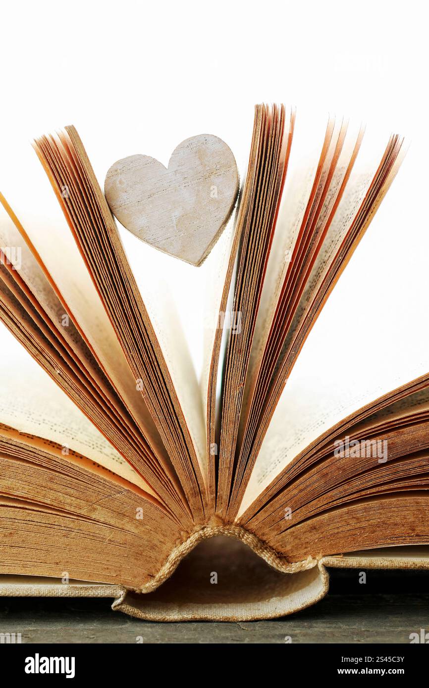 Romantic resources hi-res stock photography and images - Alamy