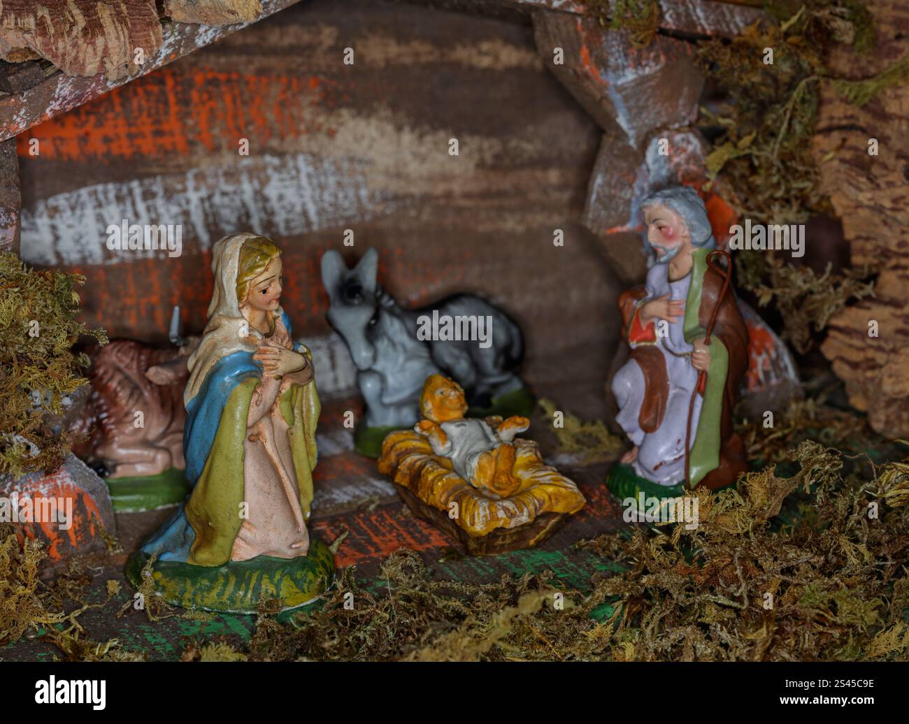 Vintage Nativity figurines: the Holy Family Stock Photo - Alamy