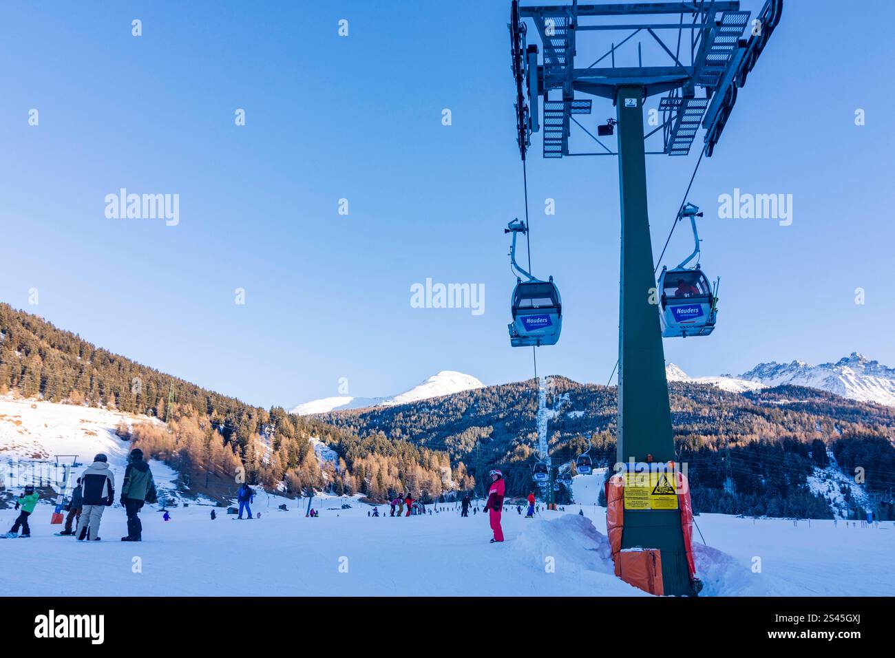 The Bergkastel cable car runs from its valley station at about 1400 m ...