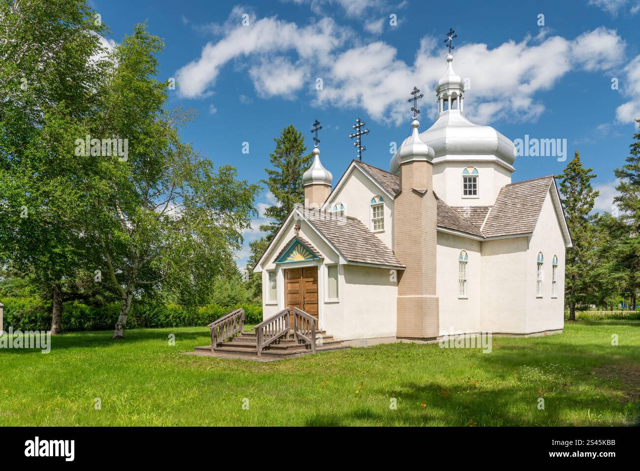 St peter and paul ukrainian orthodox church hi-res stock photography ...
