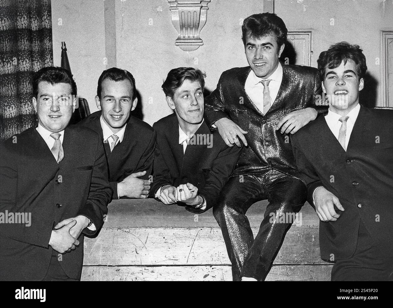 English musicians 1960s hi-res stock photography and images - Alamy