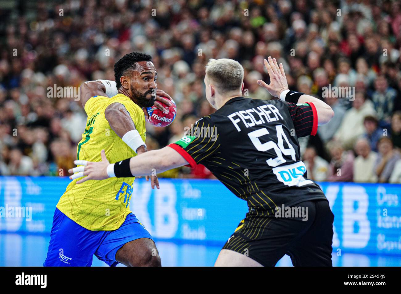 Wurf/Tor Hugo Bryan Monte dos Santos (Brasilien, #26), Justus Fischer ...