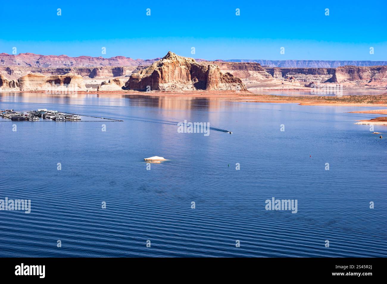 View to Lake Powell near City of Page from the Wahweap overlook point ...