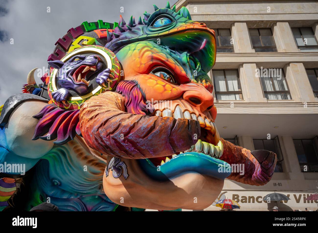 Murgas, individual costumes and majestic floats come together to ...