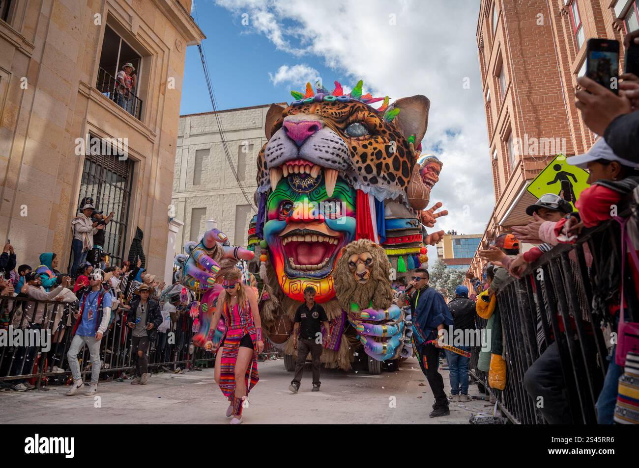 Murgas, individual costumes and majestic floats come together to ...