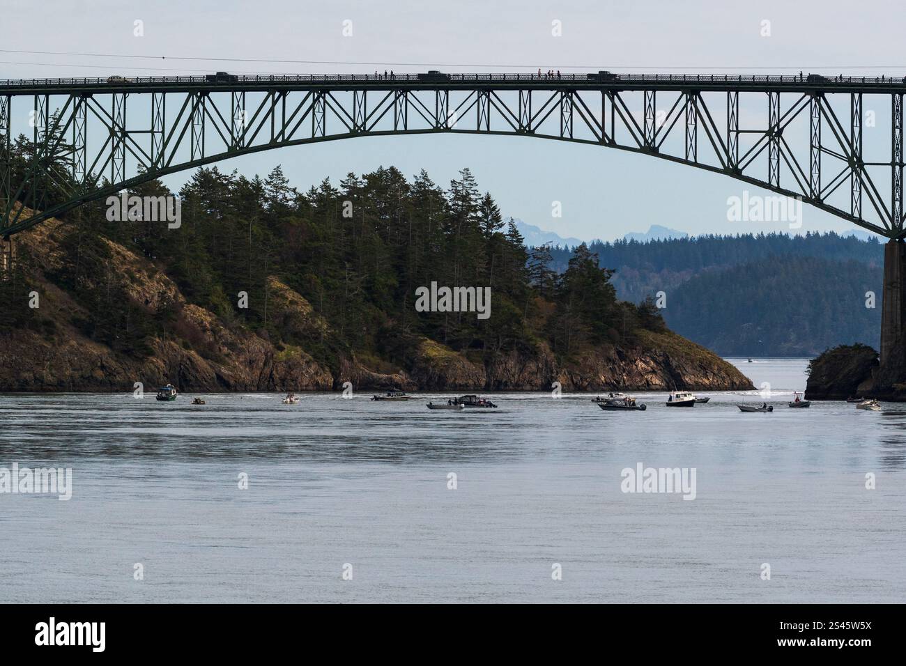 Deception Pass Bridge connecting Fidalgo and Whidbey Islands ...