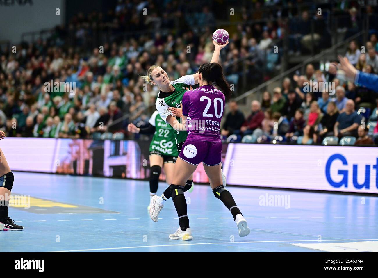 Oldenburg, Deutschland. 10th Jan, 2025. Lisa Borutta (2, VfL Oldenburg ...