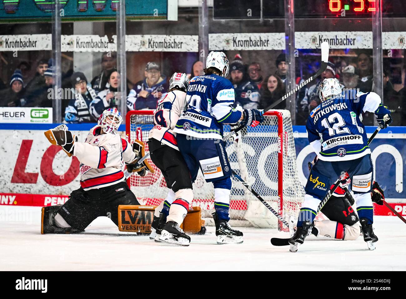 Maciej Rutkowski (Iserlohn Roosters, #12) Jake Virtanen (Iserlohn ...