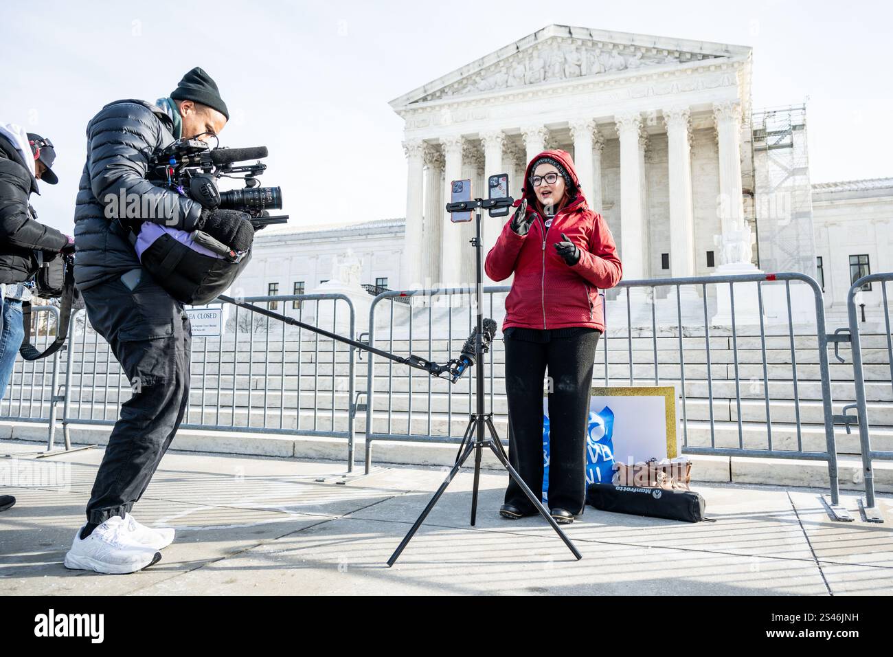 Tiktok in washington hi-res stock photography and images - Alamy