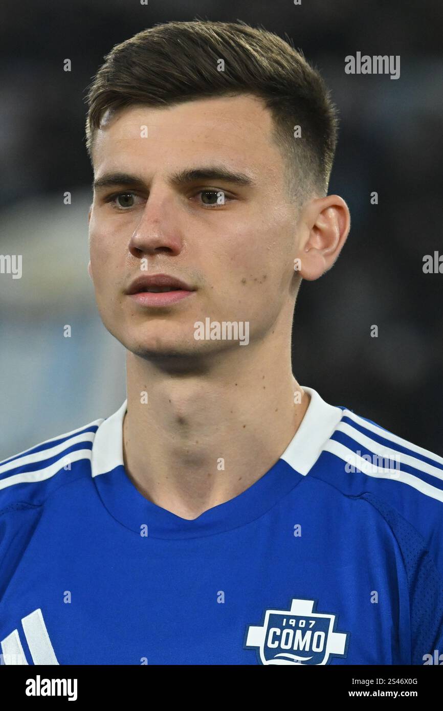 Yannik Engelhardt of Como 1907 look at during the Serie A Enilive ...