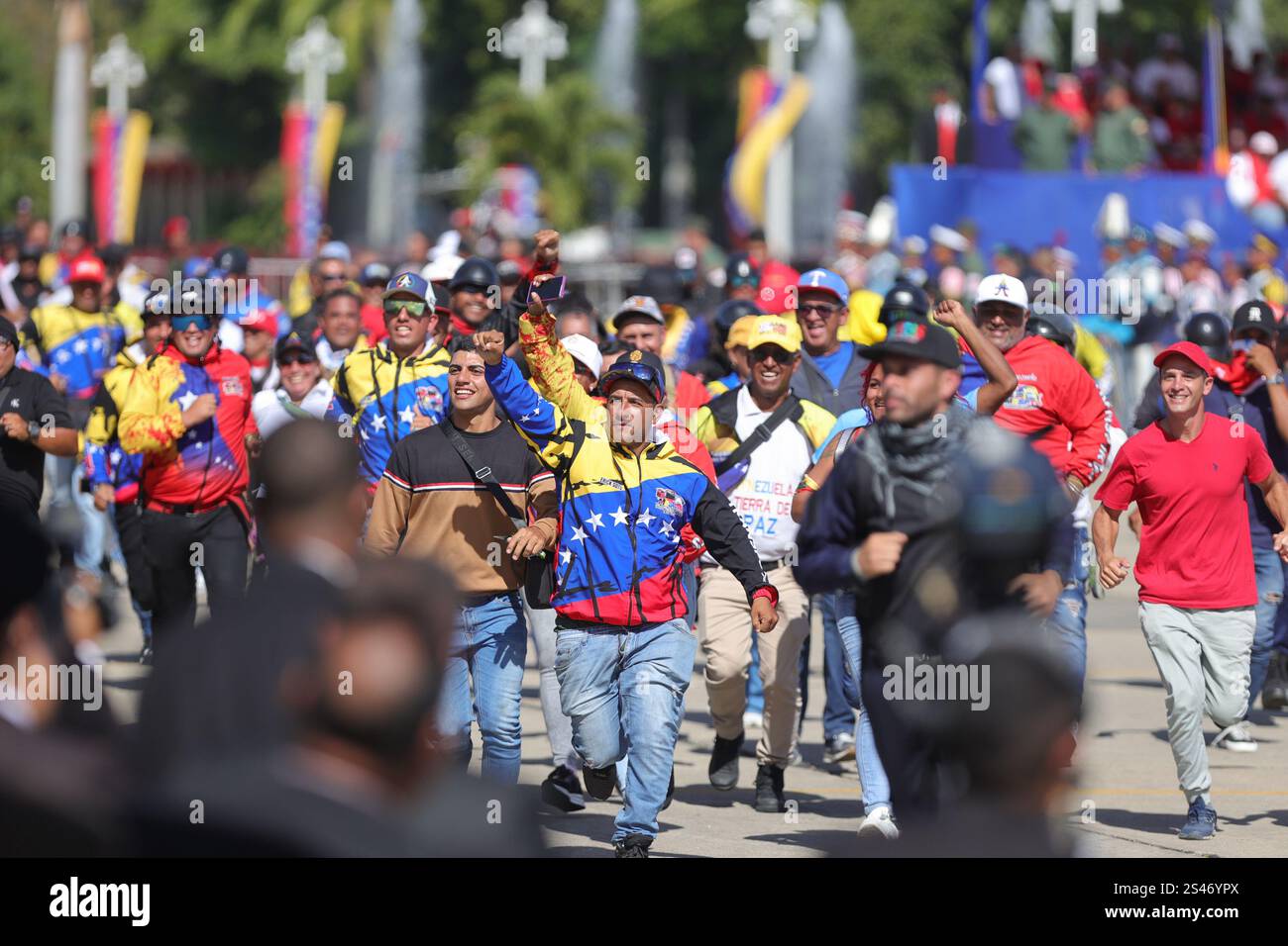 Caracas, Venezuela. 10th Jan, 2025. Supporters of authoritarian ...