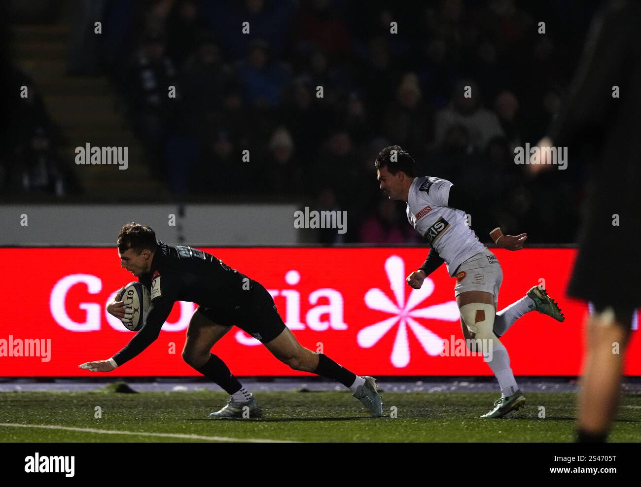 Glasgow Warriors' Jamie Dobie scores their side's second try of the ...